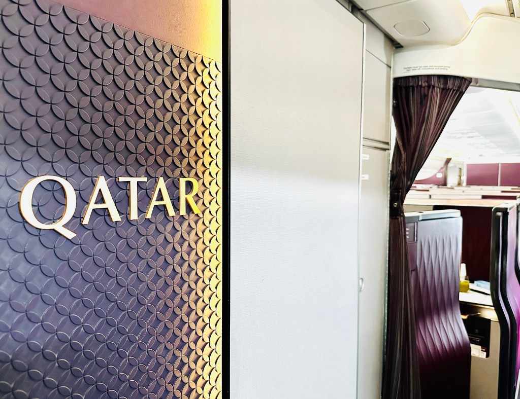 [Flight Review] Qatar Airways QR943 Singapore SIN to Doha DOH - Qsuites ...